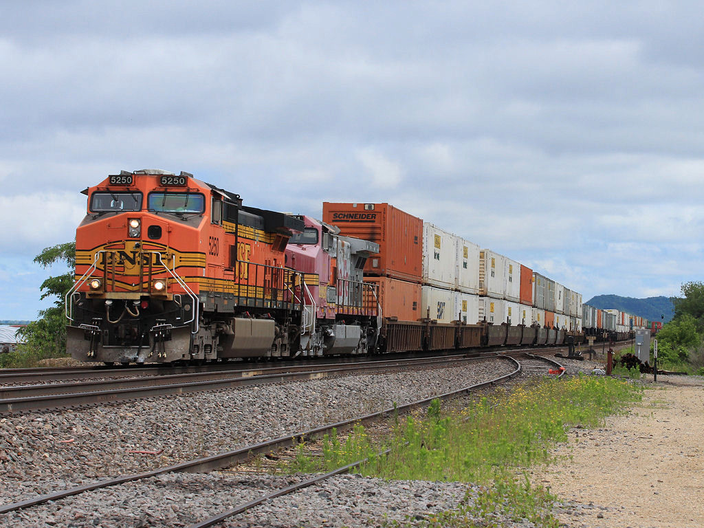 BNSF 5250